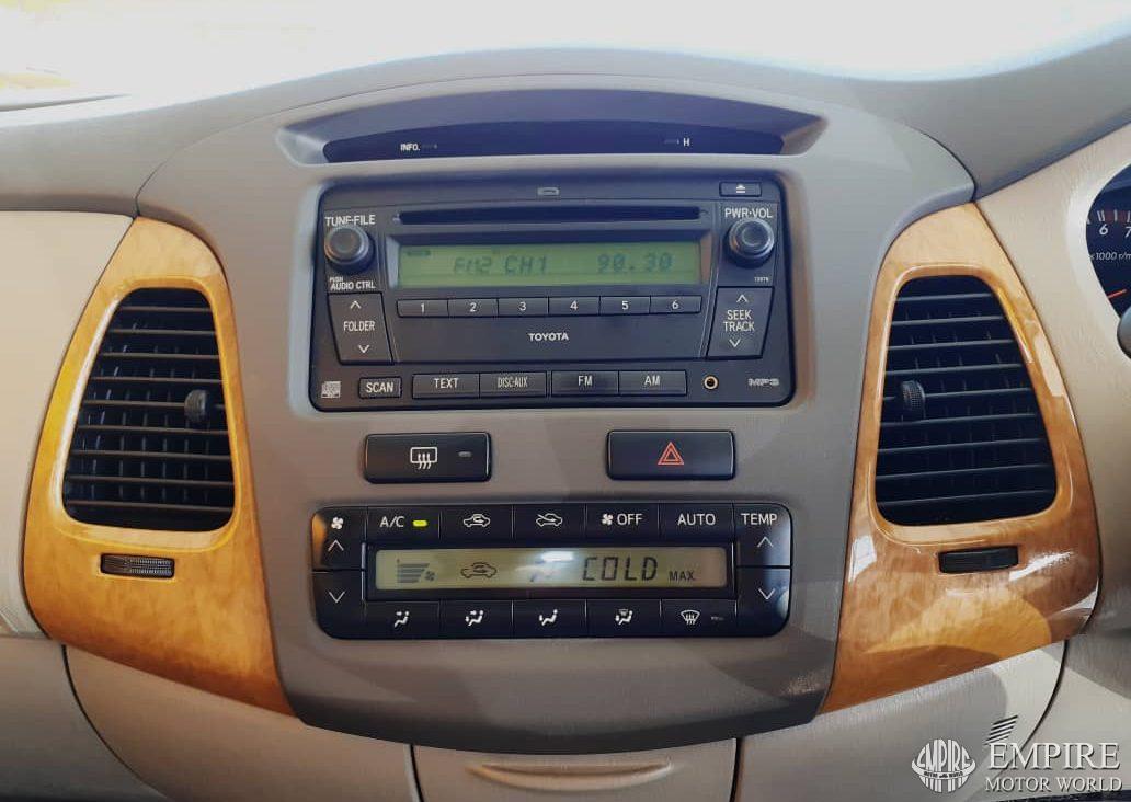 Empire Motor World » Toyota Innova '2010